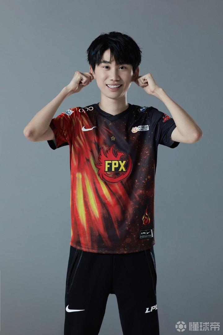 FPX定妆照第三弹：Nuguri复刻梗图《太强了SHY老师》